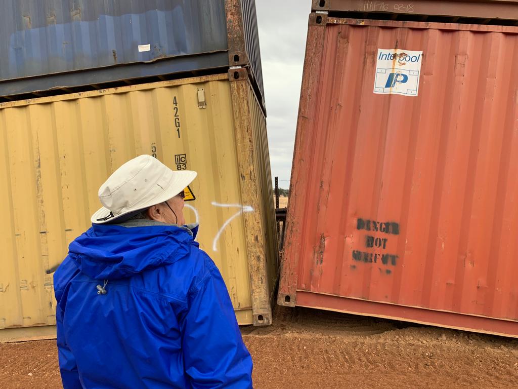 Protesters Slow Container Wall Construction - Patagonia Regional Times