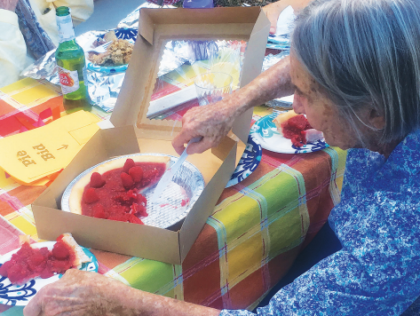 Pie Auction a Sweet Success - Patagonia Regional Times