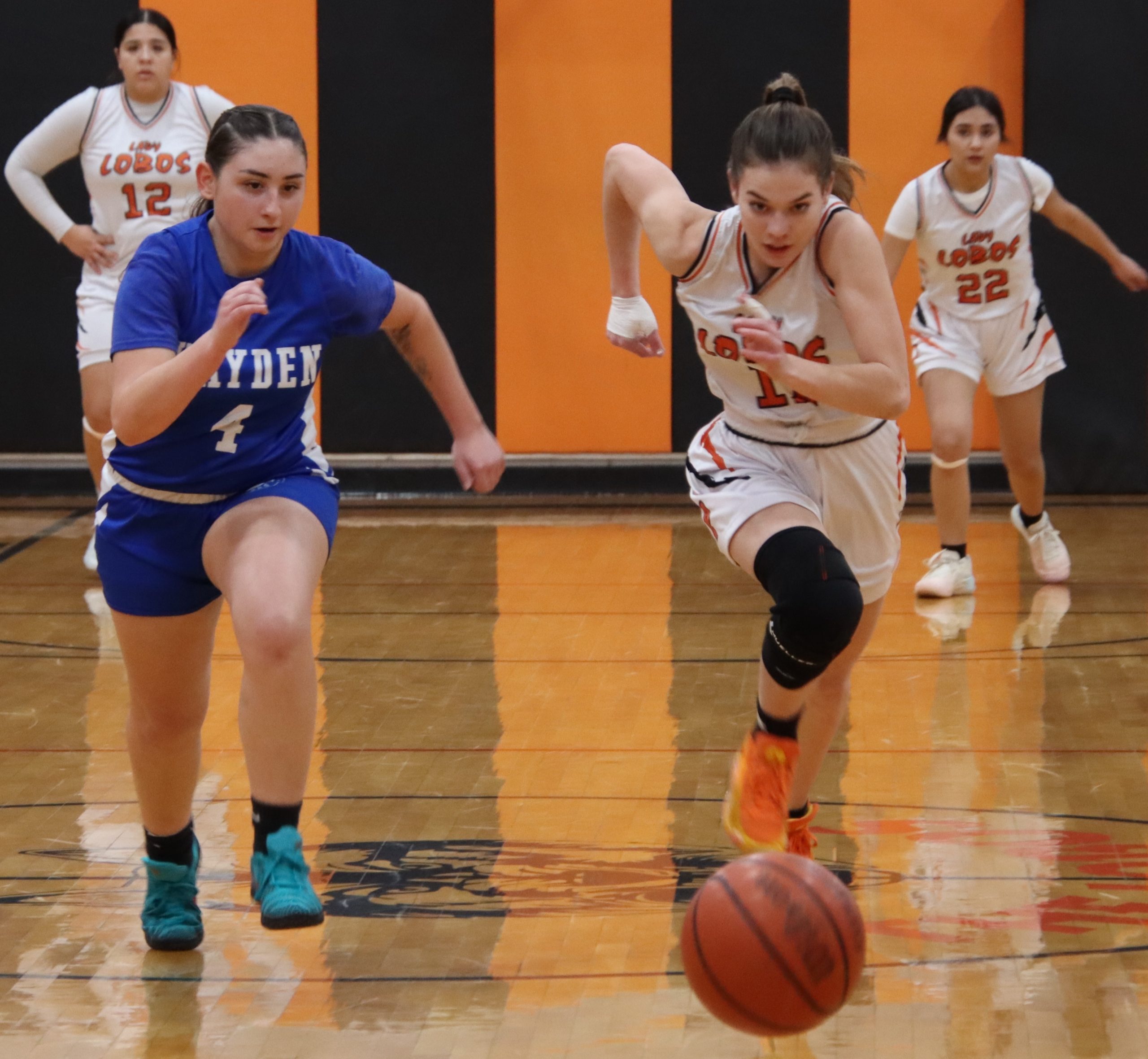 Lobo Girls Win, Boys Lose in Home Openers - Patagonia Regional Times
